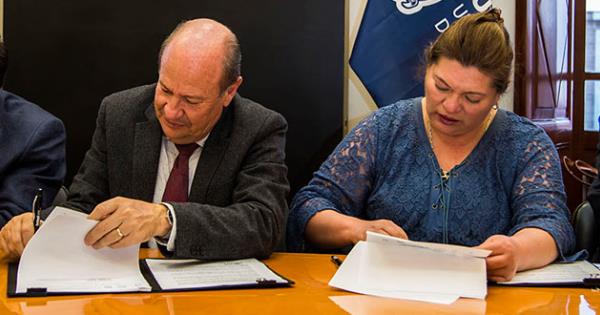 Firman la UASLP y académicos acuerdo de incremento salarial del 3.4% Firman la UASLP y académicos acuerdo de incremento salarial del 3.4%