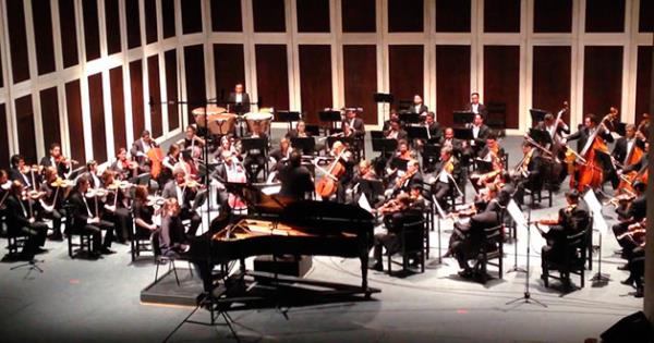 Ovacionan a Rodolfo Ritter