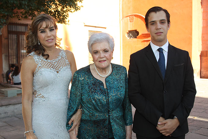 Araceli Palau Foyo y Adrián Muñiz Rodríguez celebran felices sus esponsales