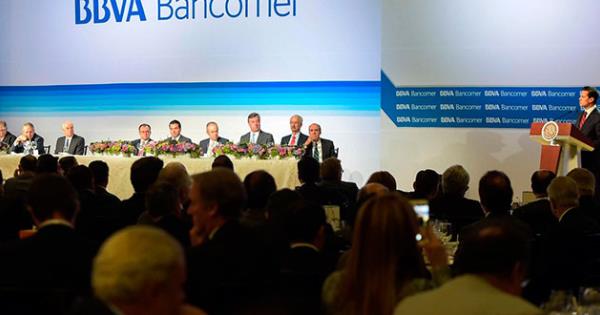 AMLO rechaza la invitación de BBVA AMLO rechaza la invitación de BBVA
