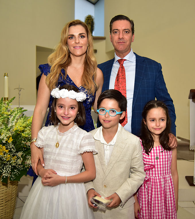 Marcelo y Marina Galán Valladares efectuaron su primera comunión ...