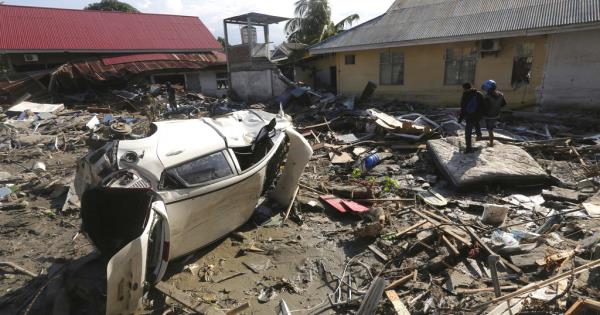 Padre e hija mueren sepultados, unidos en abrazo en Indonesia Padre e hija mueren sepultados, unidos en abrazo en Indonesia