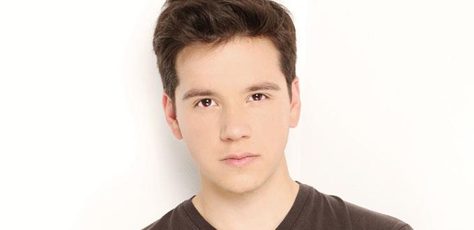 Axel Muñiz hace su debut en la actuación