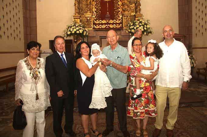Jesús Ricardo Meade Robles recibe el bautismo