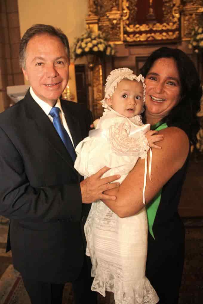 Jesús Ricardo Meade Robles recibe el bautismo