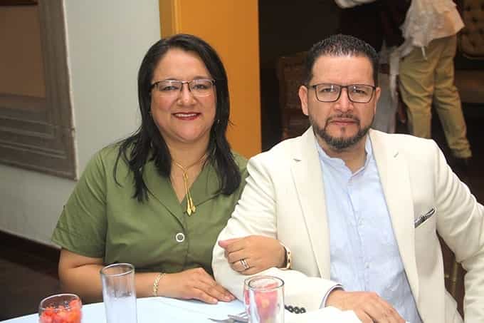 Jesús Ricardo Meade Robles recibe el bautismo