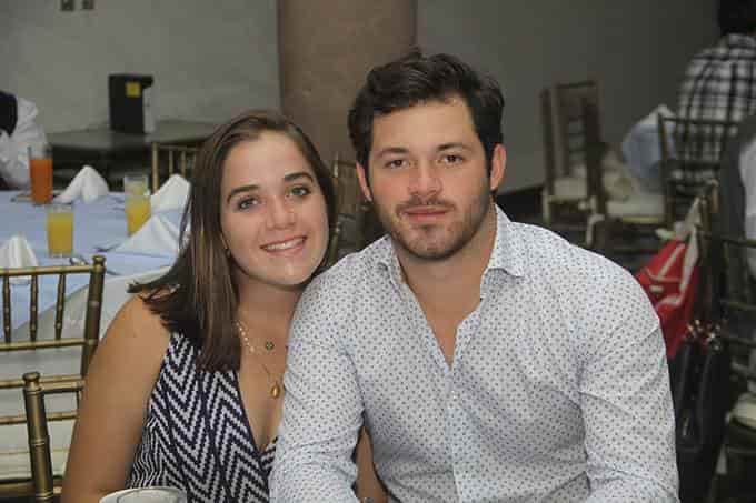 Jesús Ricardo Meade Robles recibe el bautismo