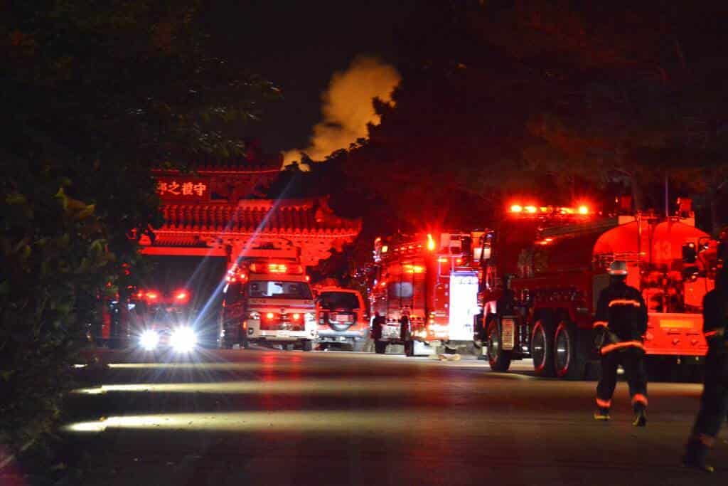 Incendio destruyó casi por completo el histórico castillo Shuri en ...