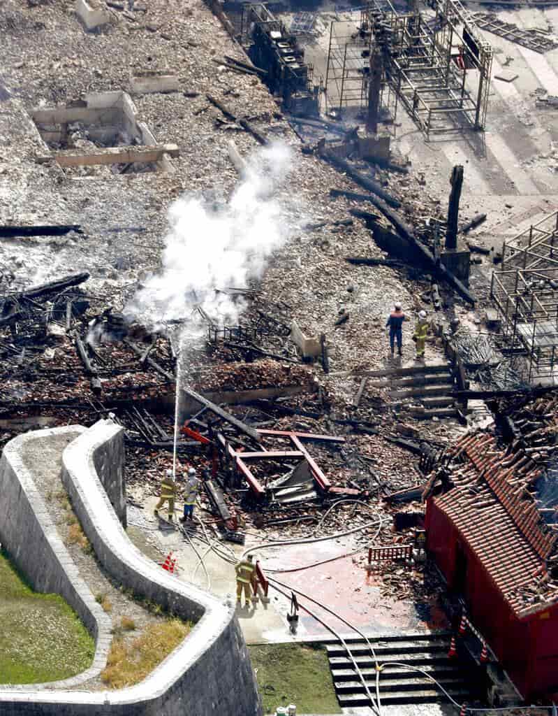 Incendio destruyó casi por completo el histórico castillo Shuri en ...