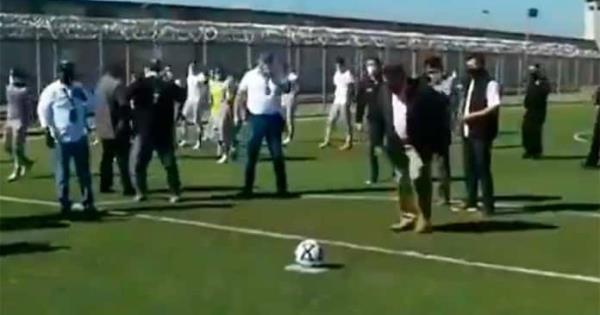 VIDEO: Si lo paras, te libero, dice El Bronco a preso de Apodaca