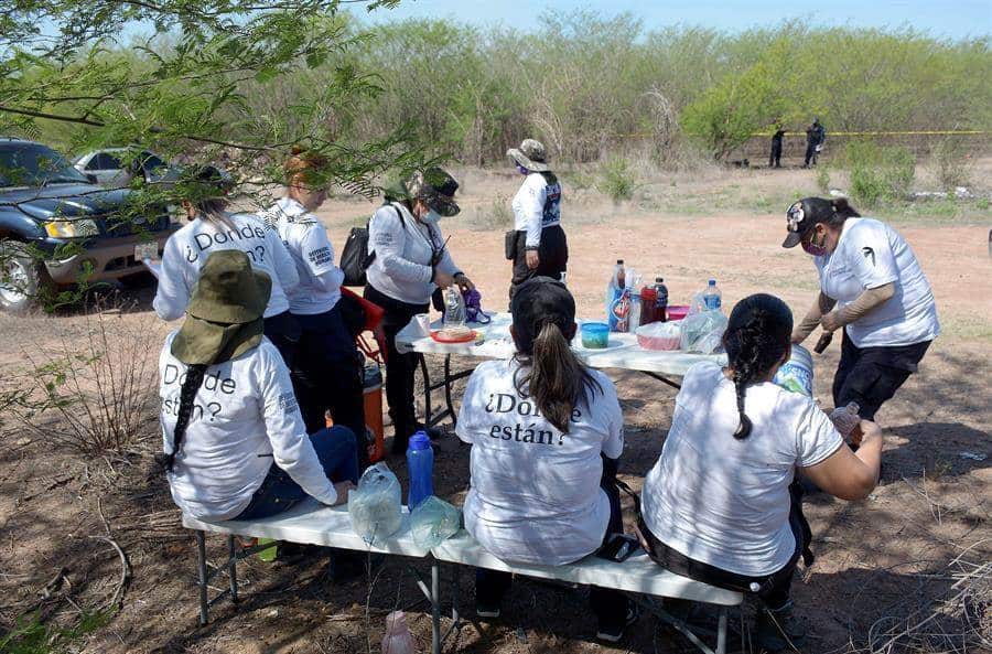 Colectivo de búsqueda de personas halla dos cuerpos en Sinaloa Colectivo de búsqueda de personas halla dos cuerpos en Sinaloa