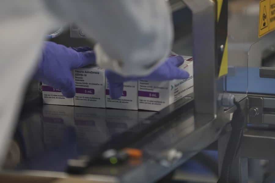 El moderno laboratorio mexicano produce vacunas anticovid de ...