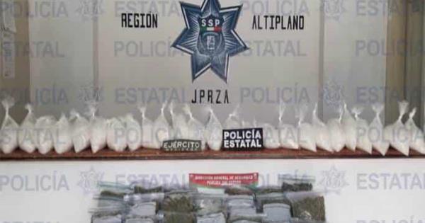 Arrestan a hombre que transportaba 25 kilos de cristal y más de 10 ... Arrestan a hombre que transportaba 25 kilos de cristal y más de 10 ...