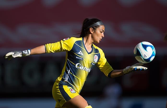 Stefani Jiménez pide mejora de sueldos
