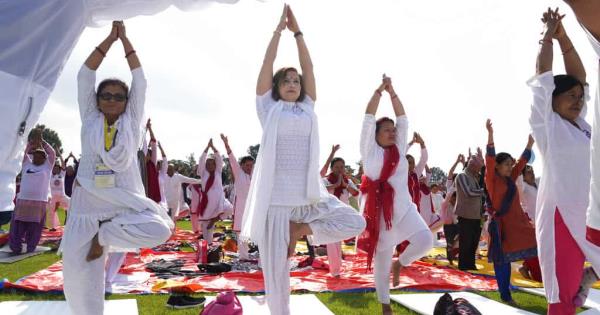 La OMS aconseja yoga y meditación para mejorar la salud mental en el ...