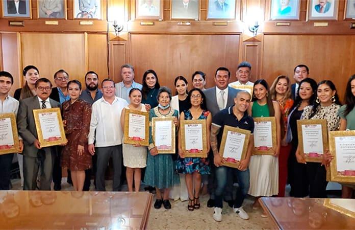 Reconocen a rioverdenses distinguidos