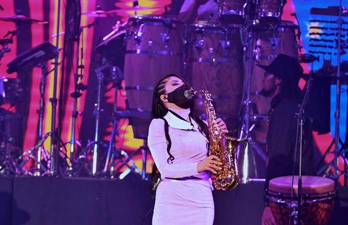 María Elena Ríos, la saxofonista sobreviviente de un ataque con ácido