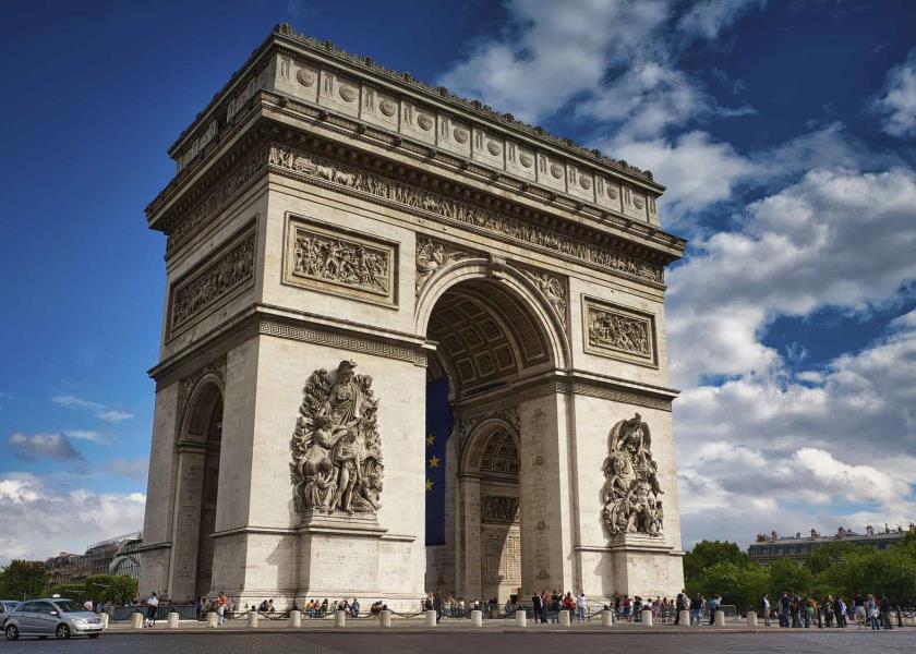 El Arco del Triunfo, símbolo de victorias francesas, cumple 186 años
