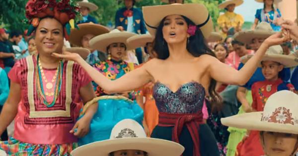 Ana Bárbara invita a Lady Tacos como modelo en nuevo videoclip
