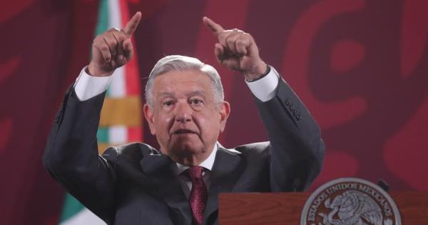AMLO: Nos chorearon por más de 30 años