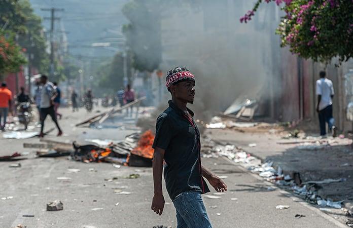Violencia agobia a pueblo haitiano