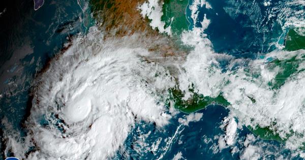 Roslyn ya es huracán categoría 4