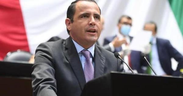 Critica X. Azuara presupuesto federal