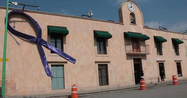 Adorna lazo violeta palacio de Soledad