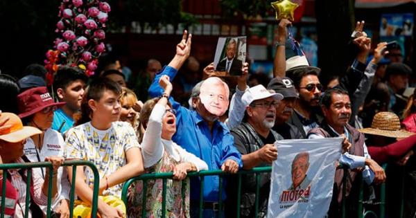 Miles arribaron para la marcha de AMLO