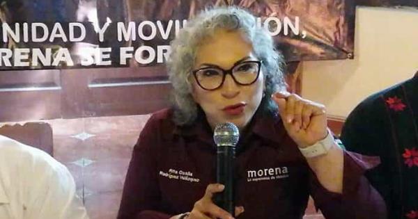 Líder de Morena admite acarreos en marcha pro AMLO