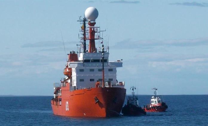 La casa flotante de los científicos que surca los polos y explora los ...