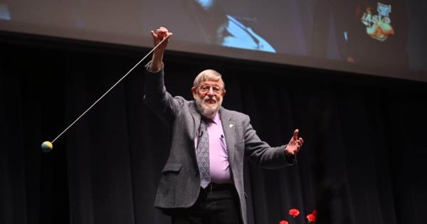 Nobel 2009, William Daniel Phillips demuestra ante universitarios las ...