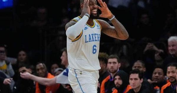 Lakers vencen a los Knicks en tiempo extra Lakers vencen a los Knicks en tiempo extra