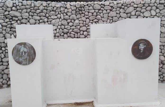 Roban escultura de Jaime Nunó y Glz. Bocanegra