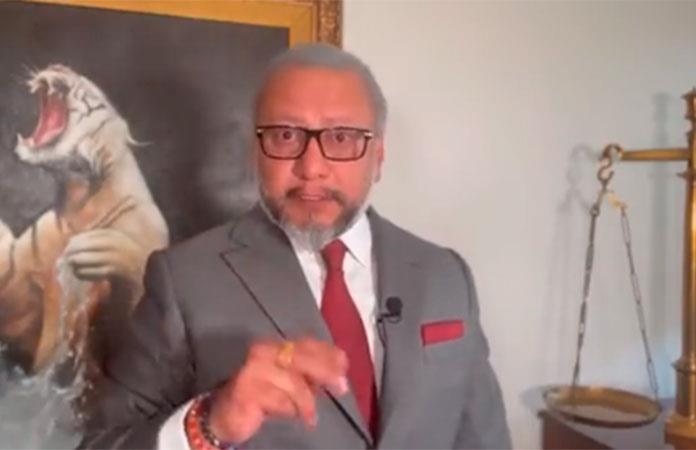 Ante señalamientos, abogado Gabriel Regino se defiende en redes