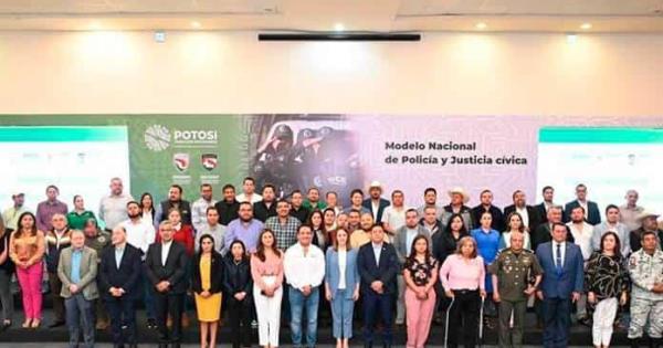 Presenta RG modelo nacional de policía