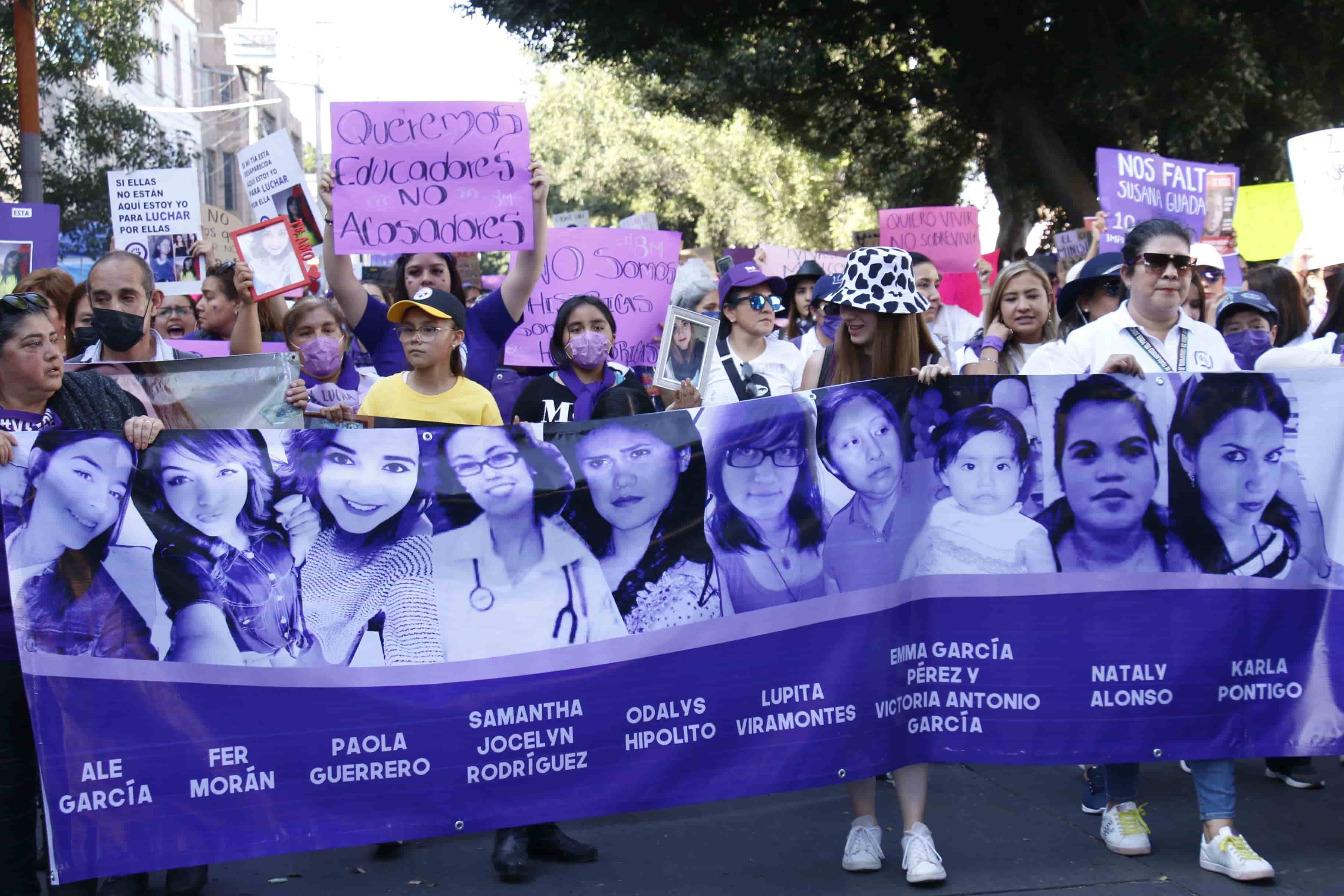 ¡Tu familia está en la lucha! Más de 15 mil mujeres toman SLP