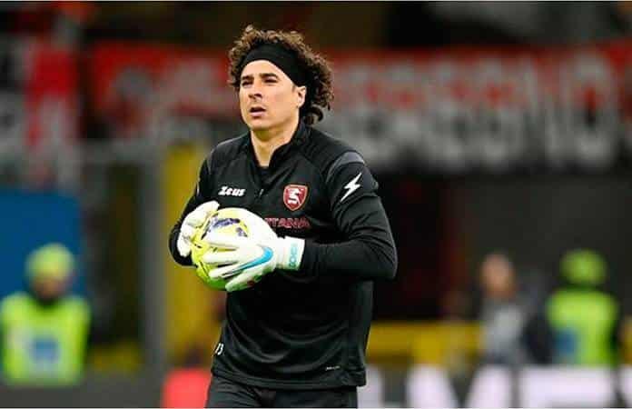 Memo Ochoa es ovacionado con el Salernitana