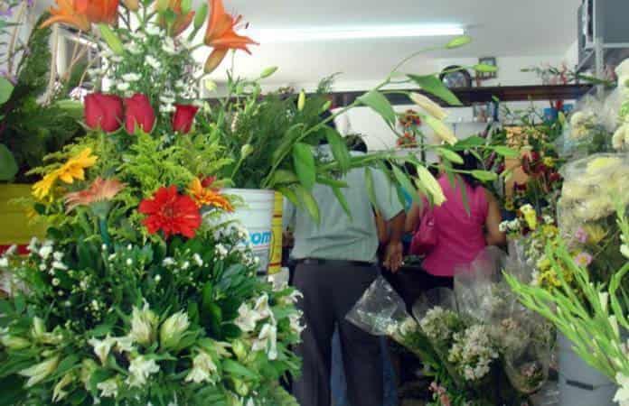 Florerías esperan alza en ventas el Día de la Madre