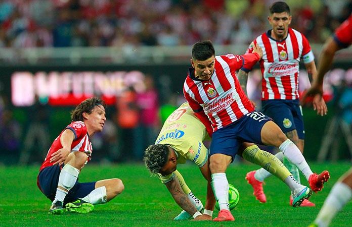 Malagón, el héroe del América en el primer tiempo del Clásico