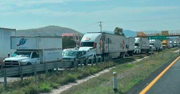 Un accidente obstruye la carretera 57