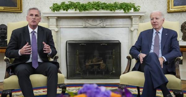 Biden Y Mccarthy Buscan Apoyo De Sus Partidos Para Aprobar Ley De