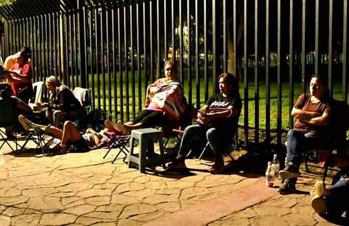 Ya hay gente formada por boletos para ver a Luis Miguel en vivo