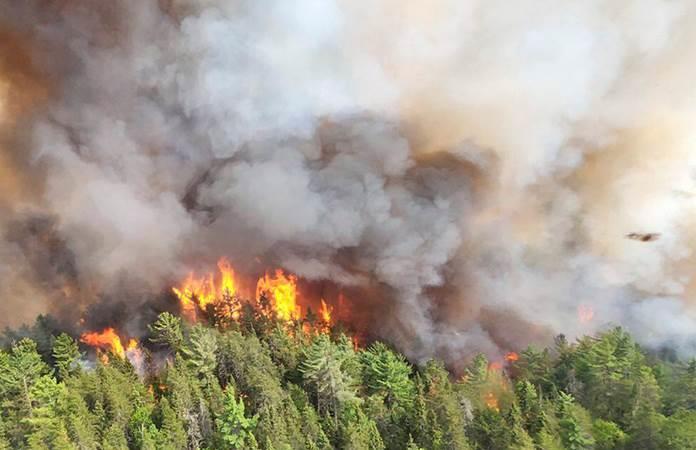 Canadá Evacúa A Miles En El Oeste Del País Por La Amenaza De Los