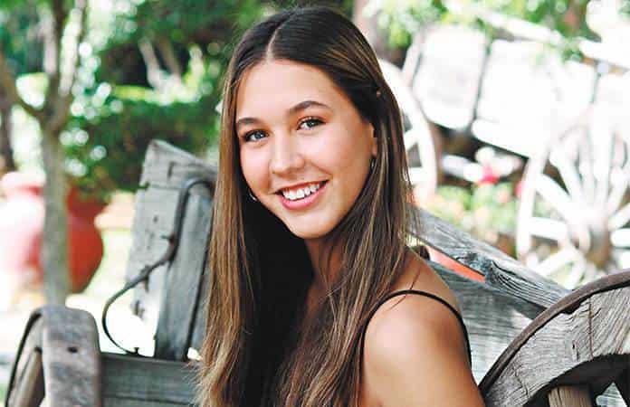 CELEBRAN BAILE DE LAS ROSAS