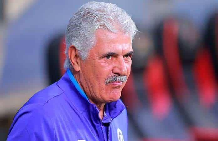 El “Tuca” está en la cuerda floja