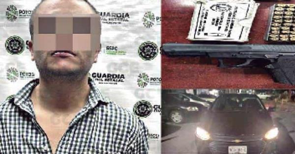 Hombre Armado Es Detenido En Pozos