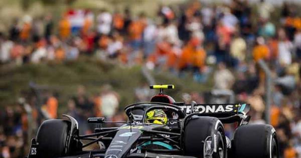 Lewis Hamilton y Russell renuevan con Mercedes