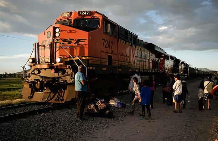 Trenes de Ferromex ya circulan: AMLO