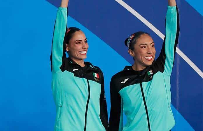 Mexicanas ganan oro en nado artístico